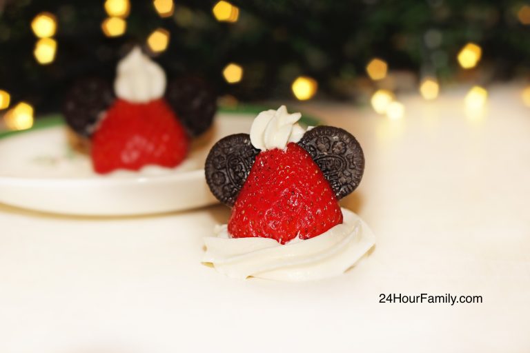 How to Make Mickey Mouse Santa Strawberries - 24hourfamily.com