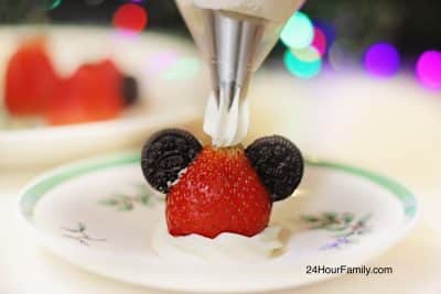 How to Make Mickey Mouse Santa Strawberries - 24hourfamily.com