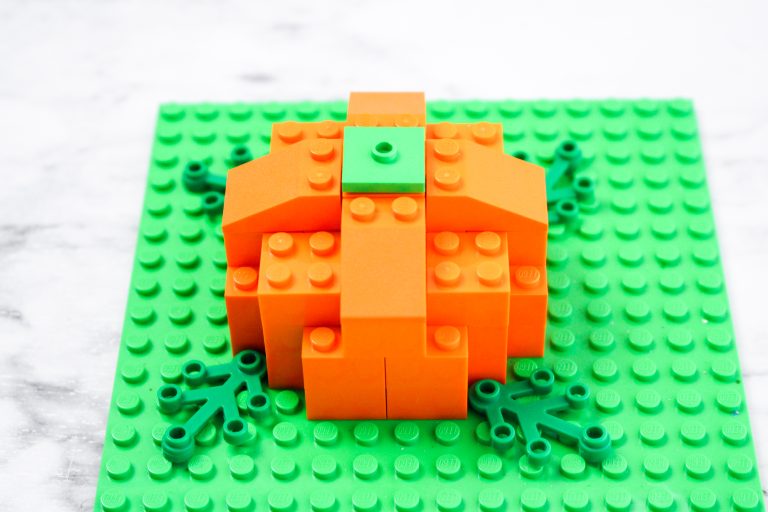 How to Build a Simple Lego Pumpkin For Fall