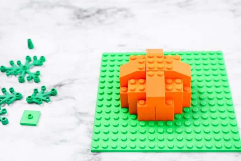 How to Build a Simple Lego Pumpkin For Fall