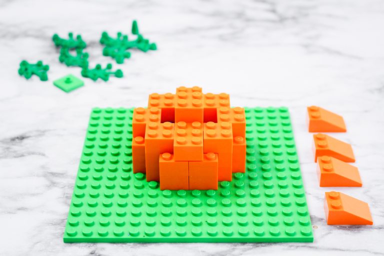 How to Build a Simple Lego Pumpkin For Fall