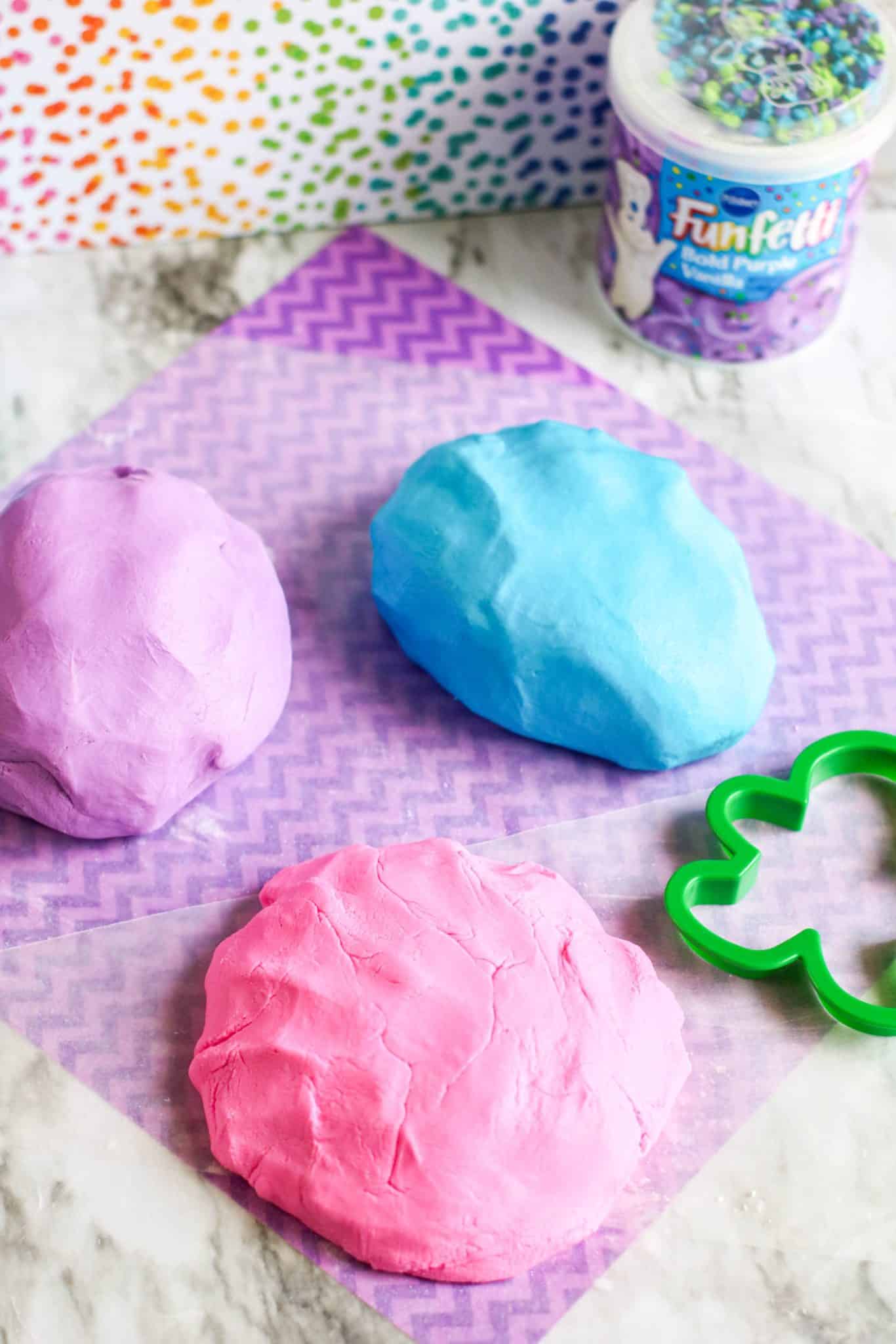 How to Make Edible Playdough with Frosting