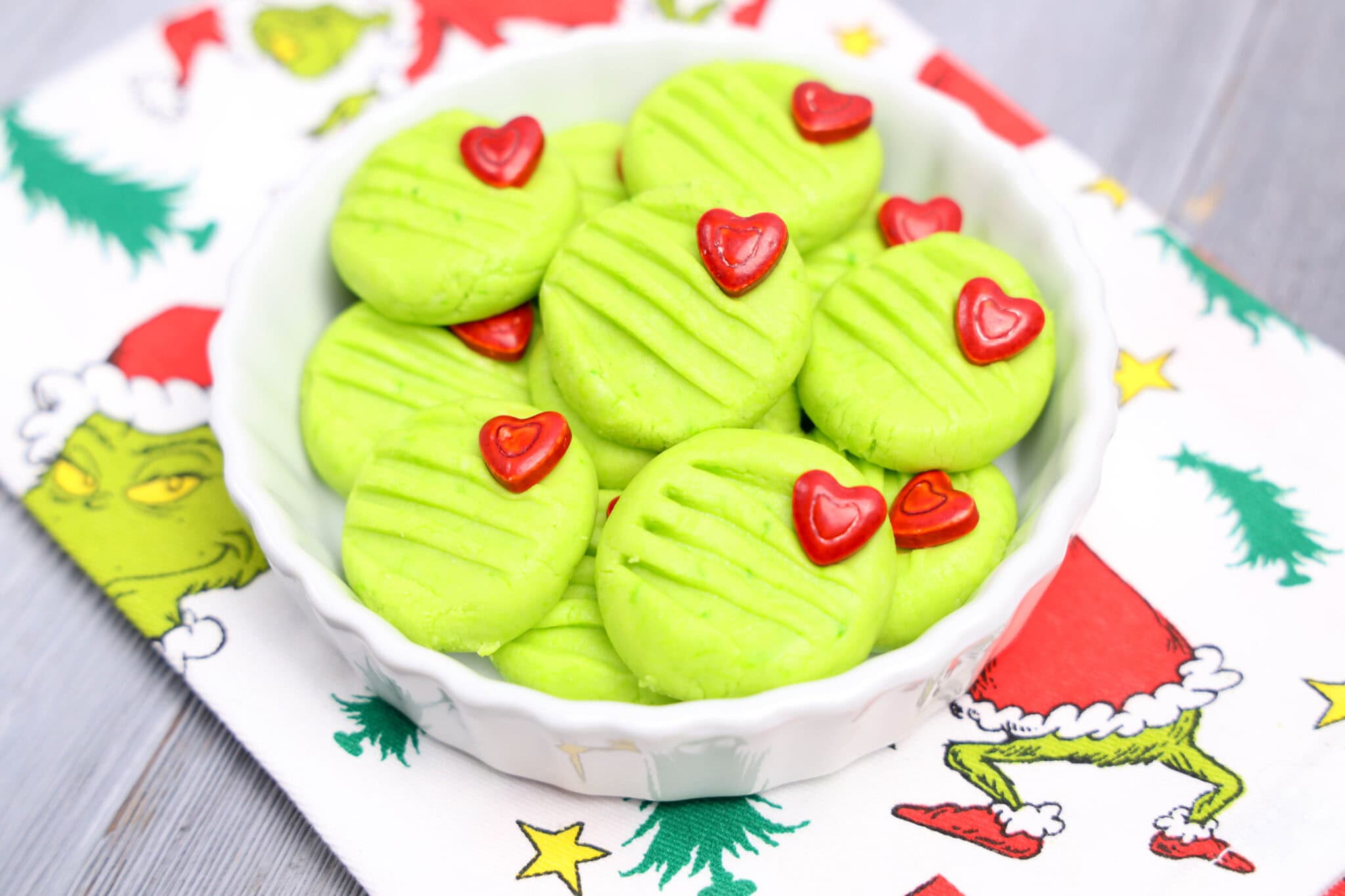 How to Make Grinch-Themed Cream Cheese Mints - 24hourfamily.com