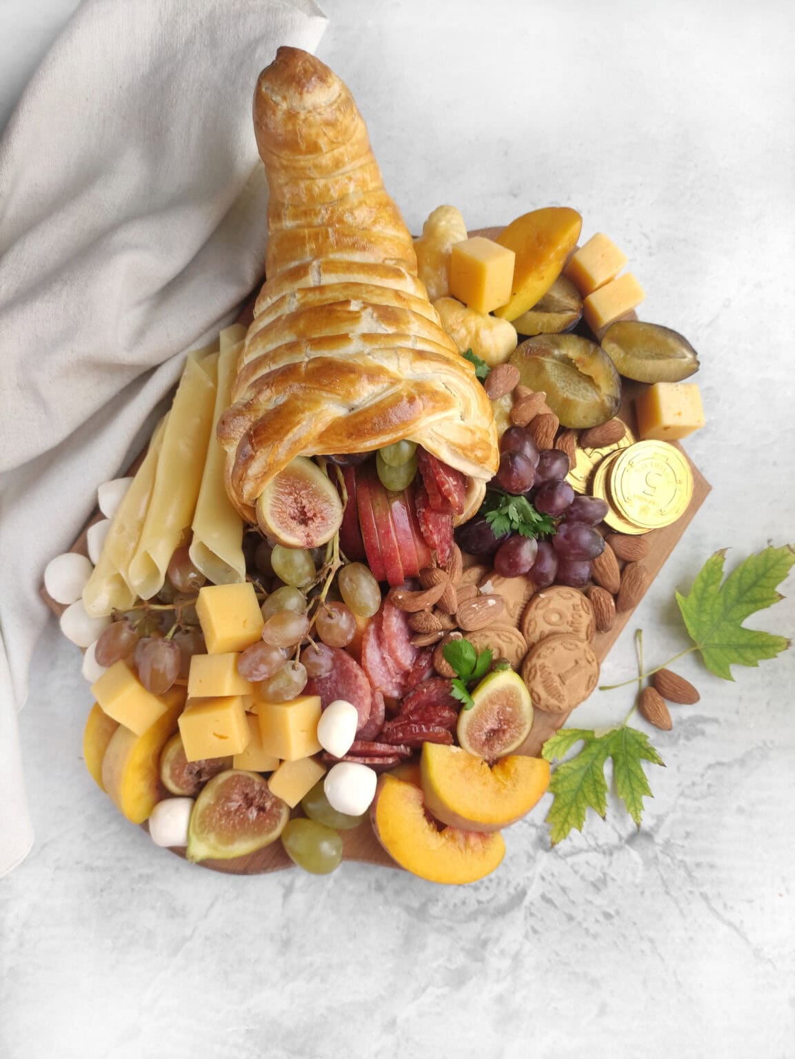 How to Make a Thanksgiving Cornucopia Charcuterie Board