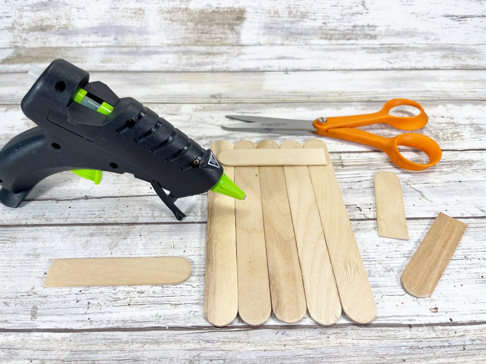 Easy Popsicle Stick Lion Craft for Kids (Free Lion Template)
