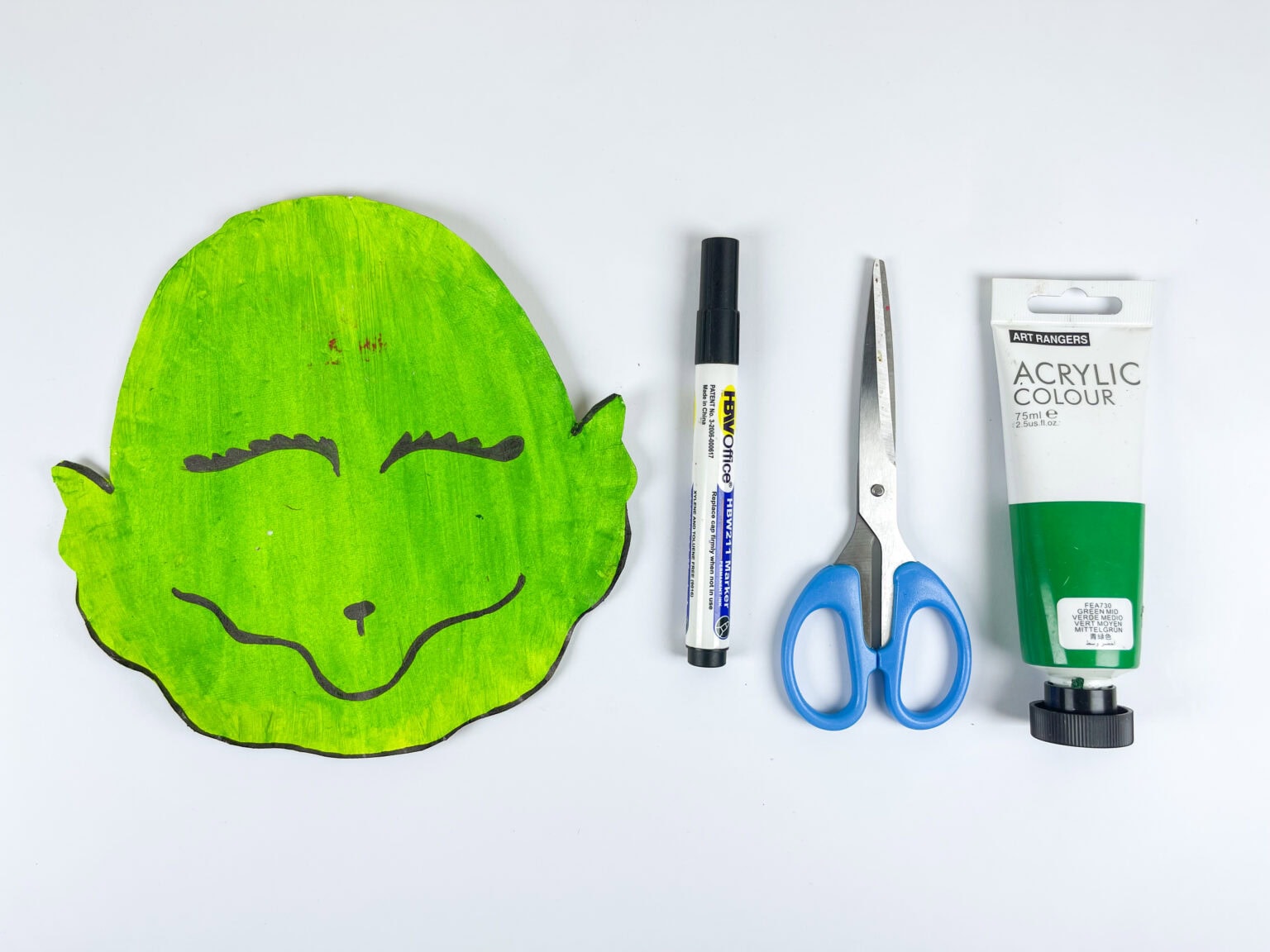 Grinch Paper Plate Craft (Free Template)